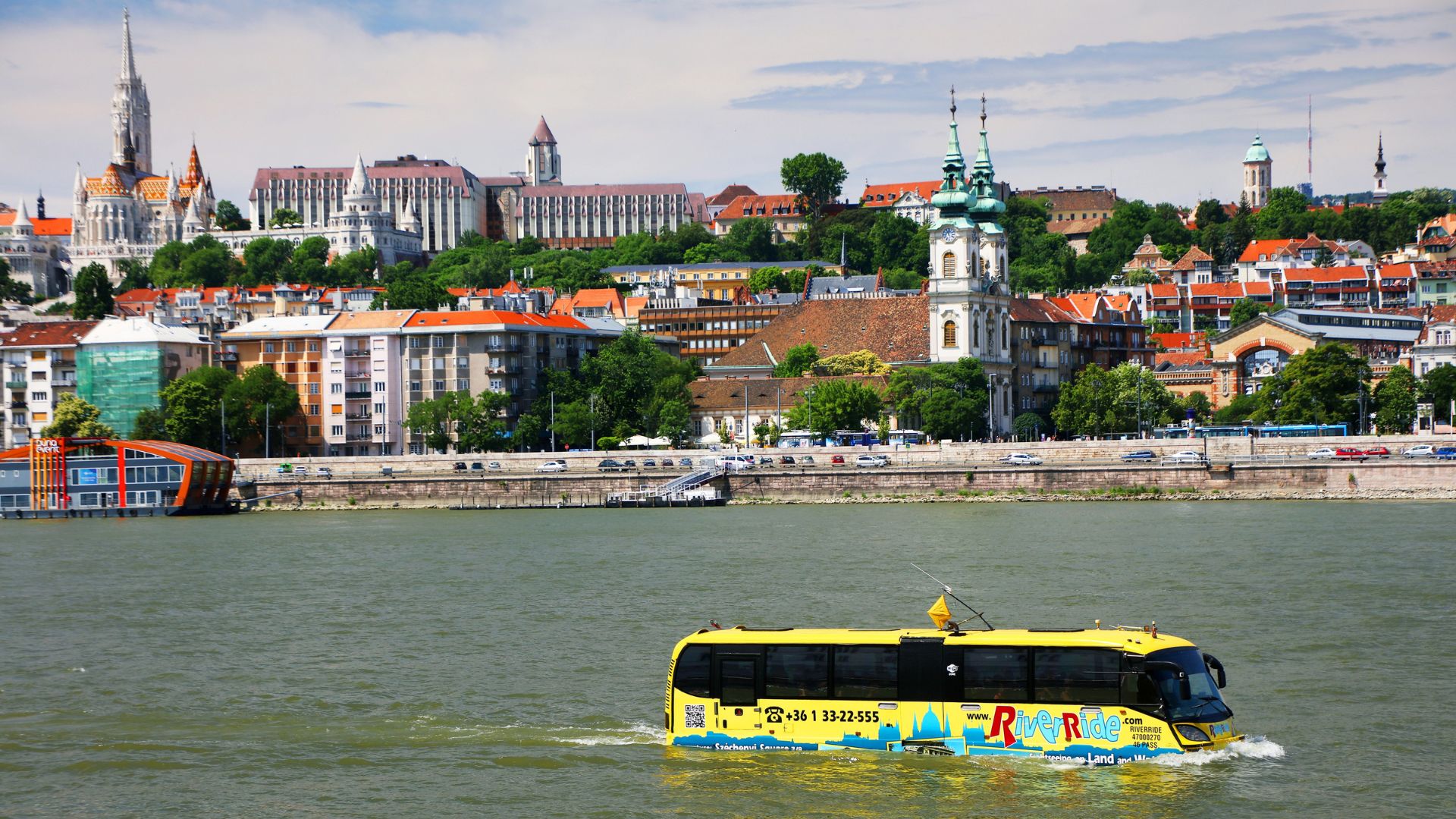 Floating Bus Budapest: Sightseeing on Land & Water | Tickets from €26
